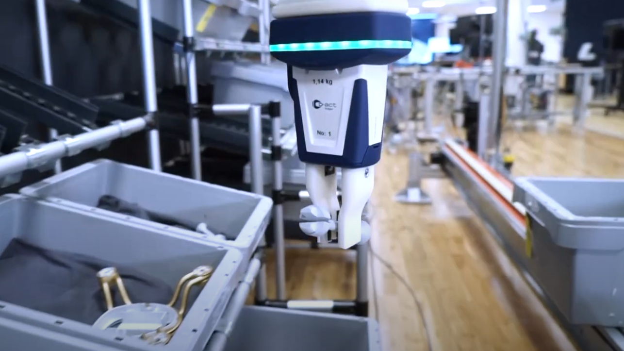 Automatic picking with Yaskawa cobot | Stena Industry Innovation Lab